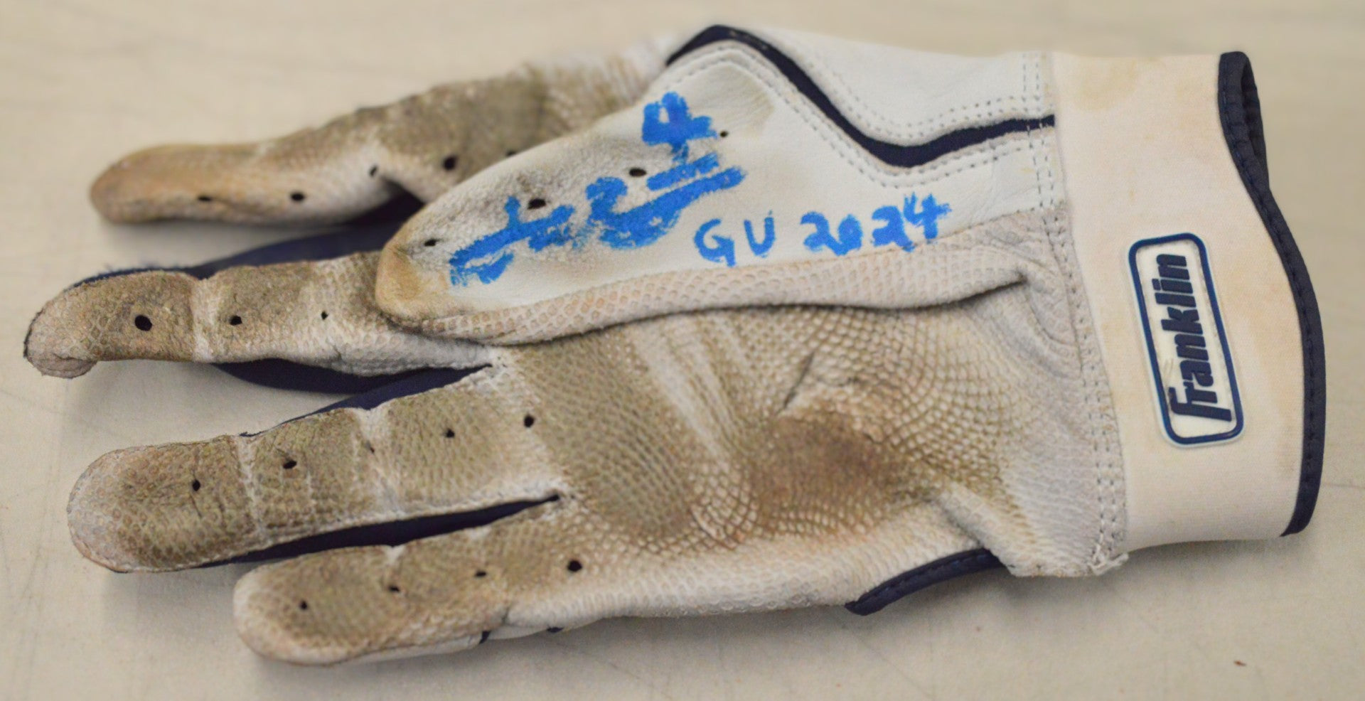 Josh Rojas Signed Game Used Batting Glove (Right) – Northwest Sportscards